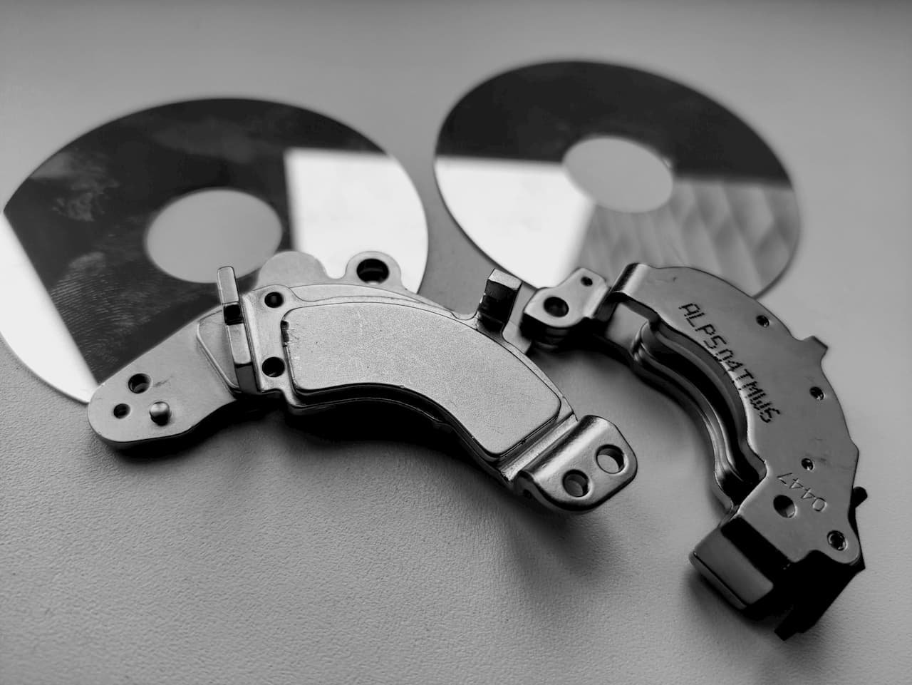 My quest for Platinum disk platters in an old HDD • from TarantuloTV
